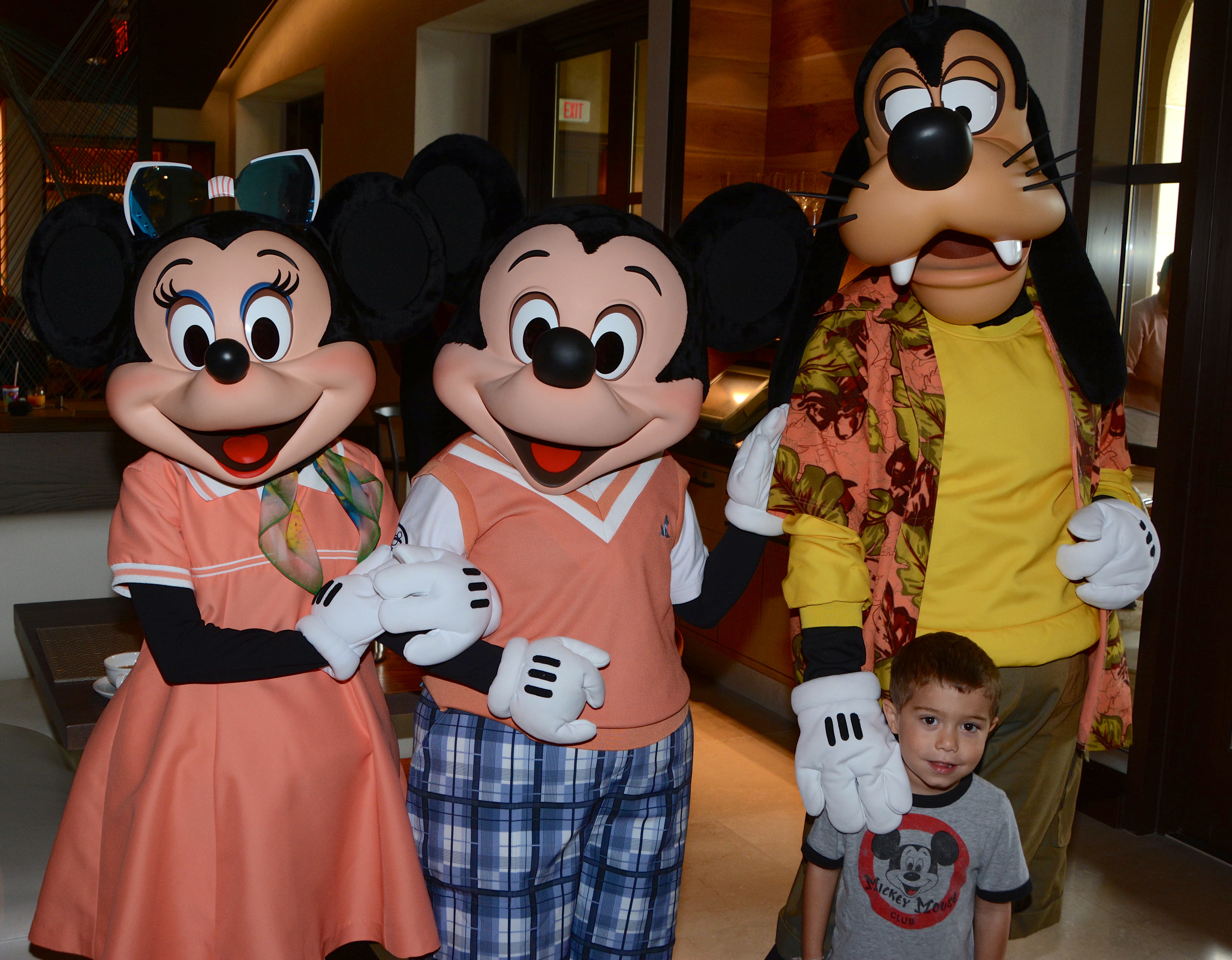 breakfast w goofy - Well Traveled Kids